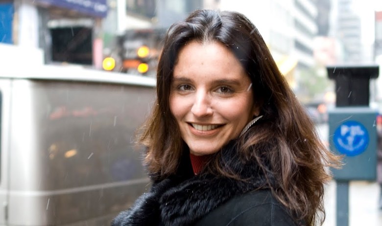 ESCADA MIAMI BLOSSOM: UN CÓCTEL DE PIÑA INSPIRADO EN MIAMI – EAU DE BEAUX