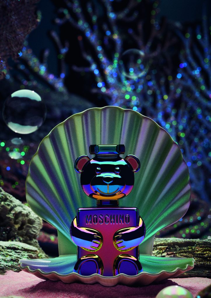 TOY 2 PEARL: EL OSITO MARINO DE MOSCHINO CON AROMA A ARENA – EAU DE BEAUX